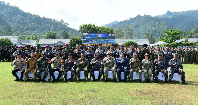 TNI AL BERSAMA US NAVY DAN USMC GELAR LATMA CARAT 2024 DI LAMPUNG ...